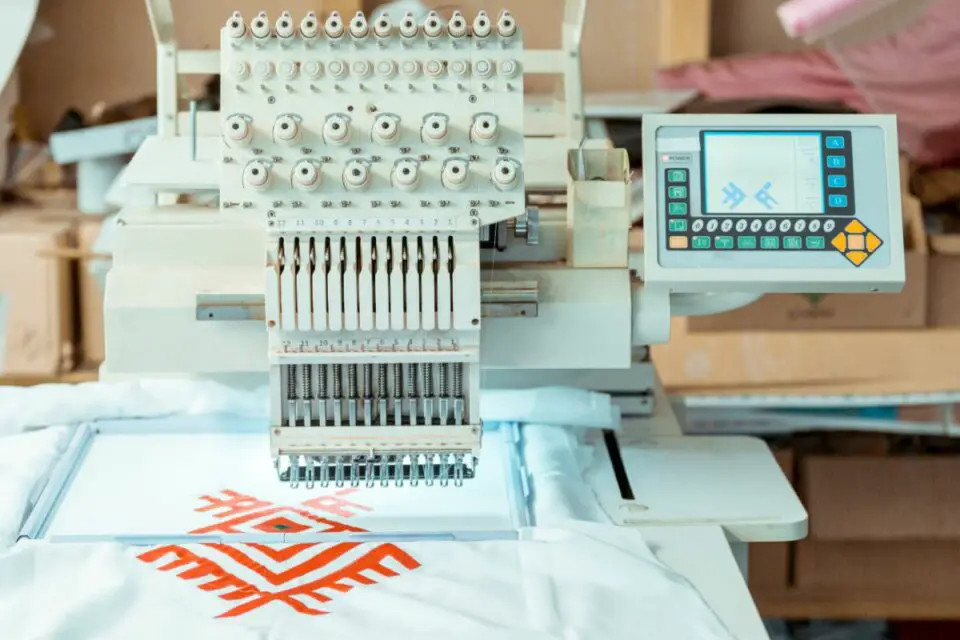 What Is A Computerized Sewing Machine?